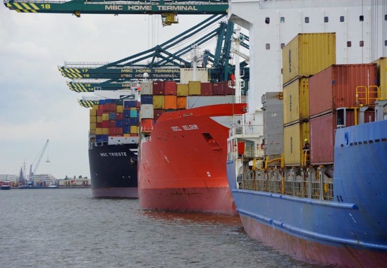 ¿Cómo se regula el transporte marítimo de cabotaje?